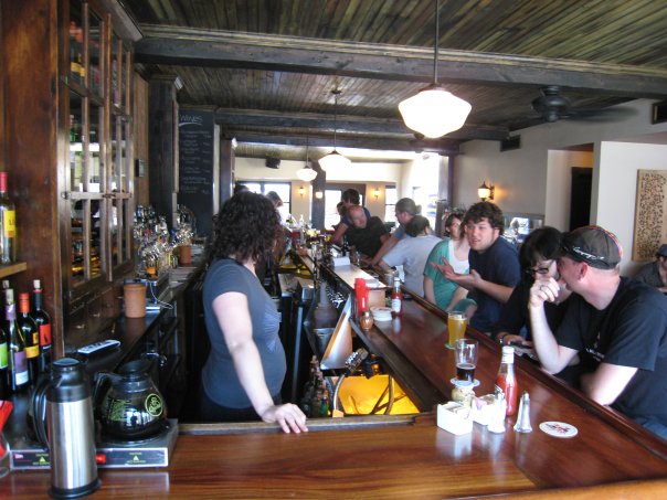 Lookin' for love in all the right places: 8 great first date bars